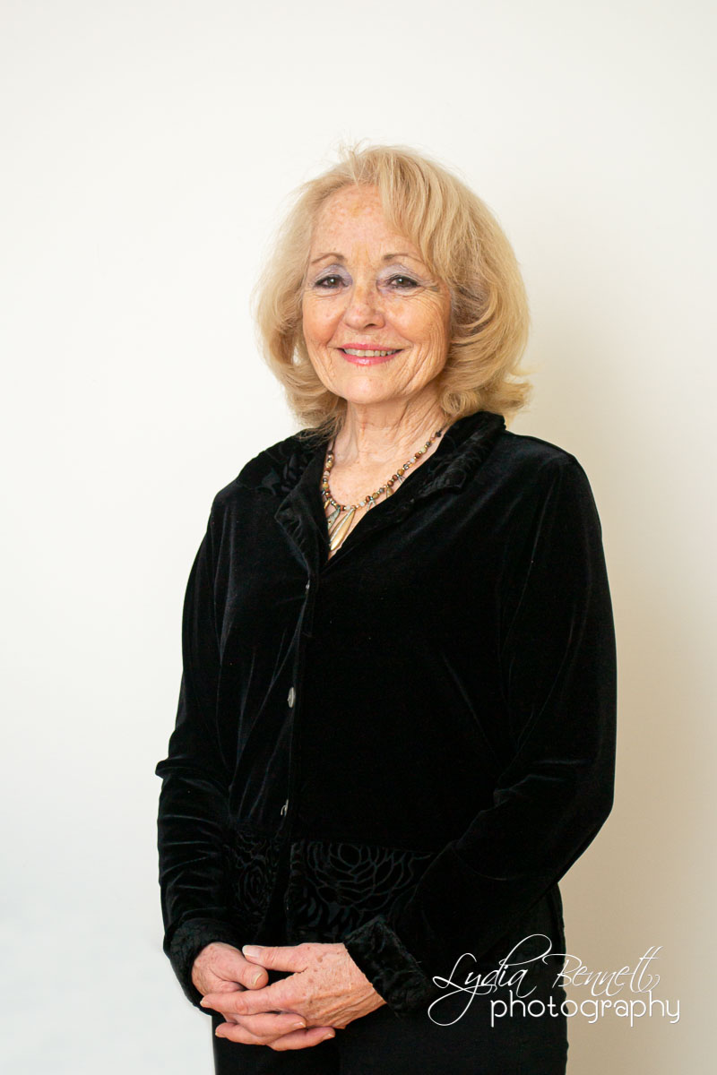 Posing Headshots - Lenspiration